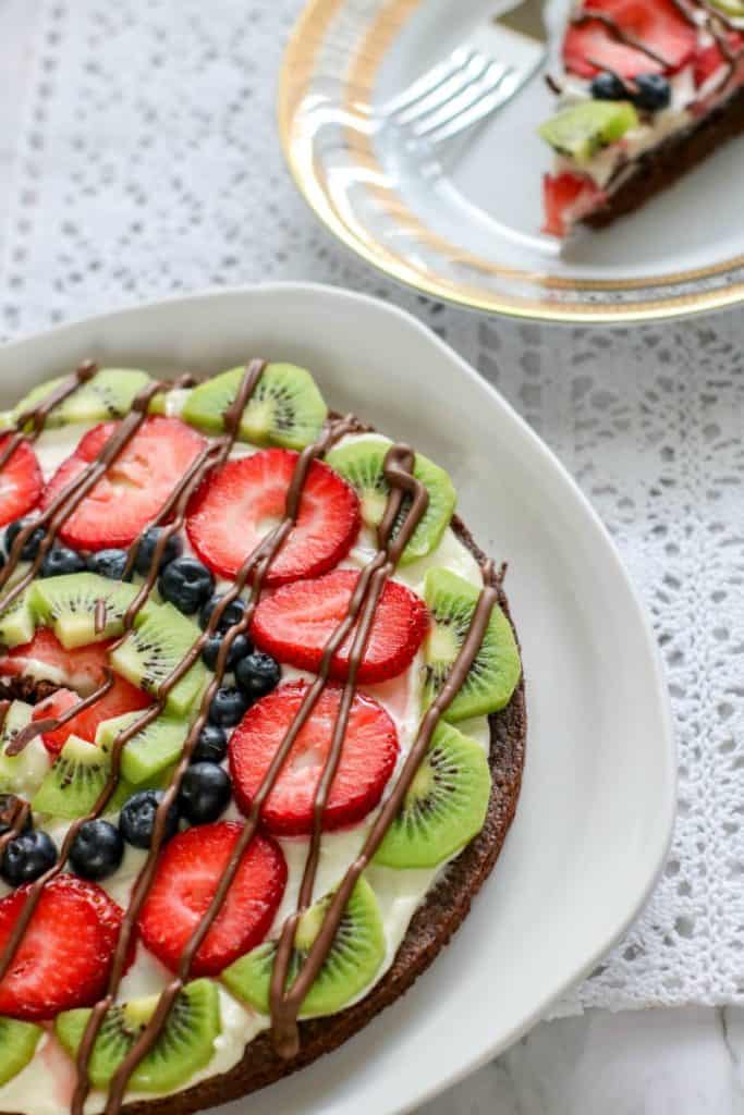 Dessert Fruit Pizza Recipe with Brownie Chocolate Chip Crust